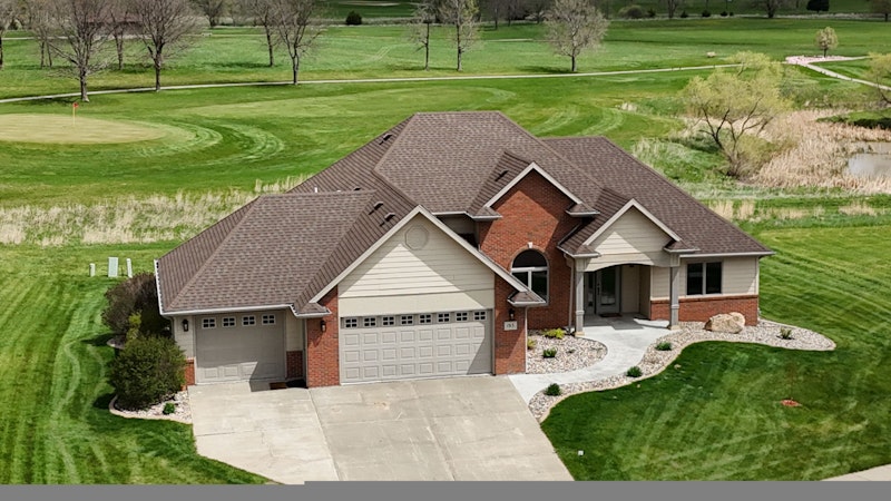 New home for sale On FoxRun GolfCourse - 1313 Golf View Ln, Yankton SD