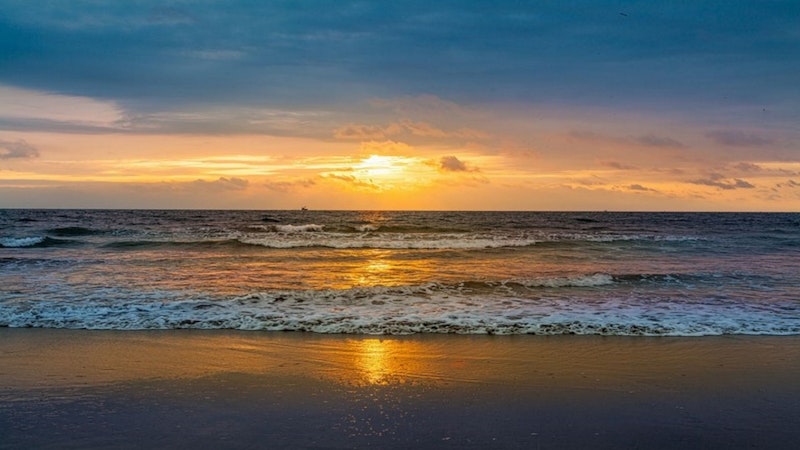 A Ray Of Sunshine...Summer Rain - Crucita, Calle Cristo Rey & Malecon ...